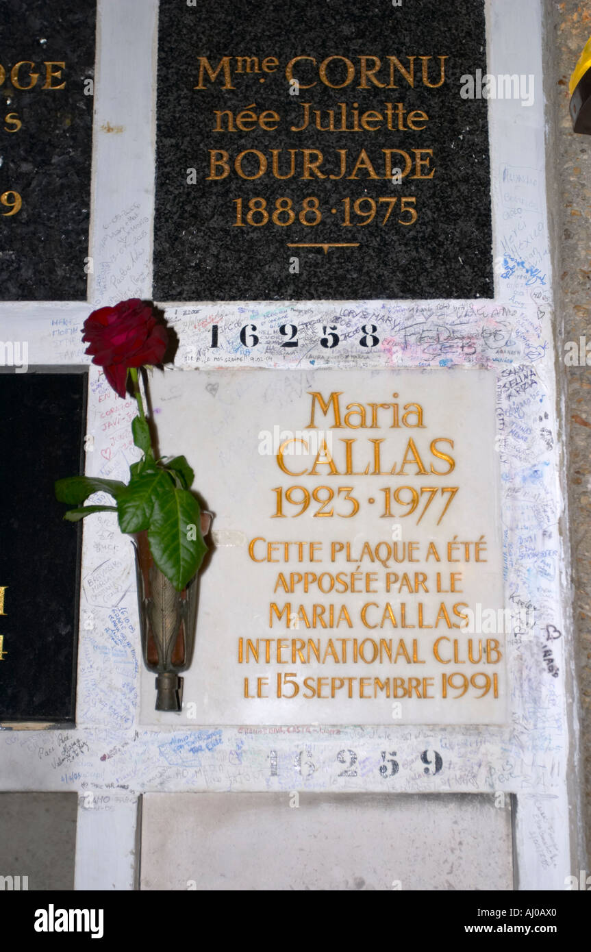 Plaque in memory of opera singer Maria Callas at the Pere Lachaise ...