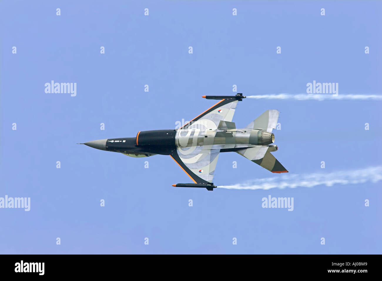 lockheed martin f16 fighting falcon Stock Photo - Alamy