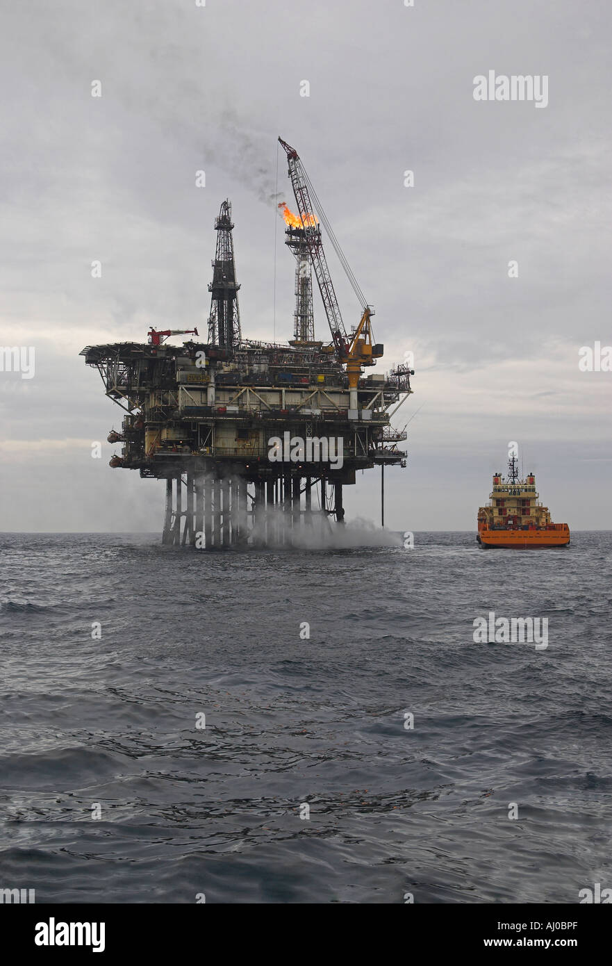 forties delta oil rig Stock Photo - Alamy