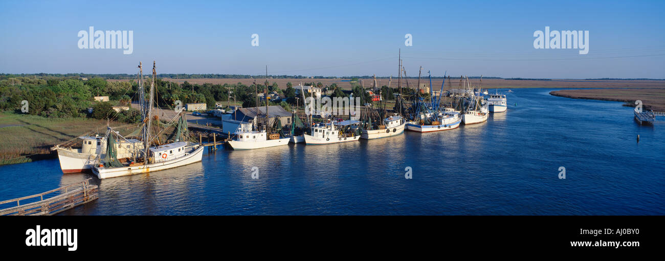 Fishing boats in Intercoastal Waterway North Carolina Stock Photo - Alamy