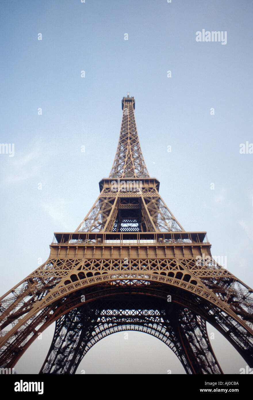 Sky reaching structures hi-res stock photography and images - Alamy