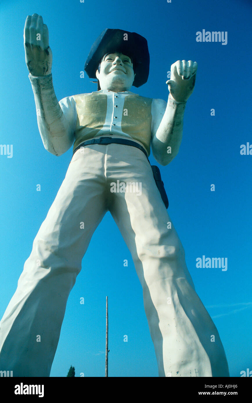 Giant cowboy sculpture hi-res stock photography and images - Alamy