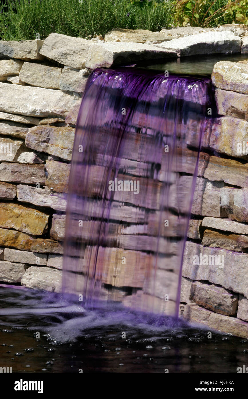 Hampton court palace pool garden hi-res stock photography and images ...