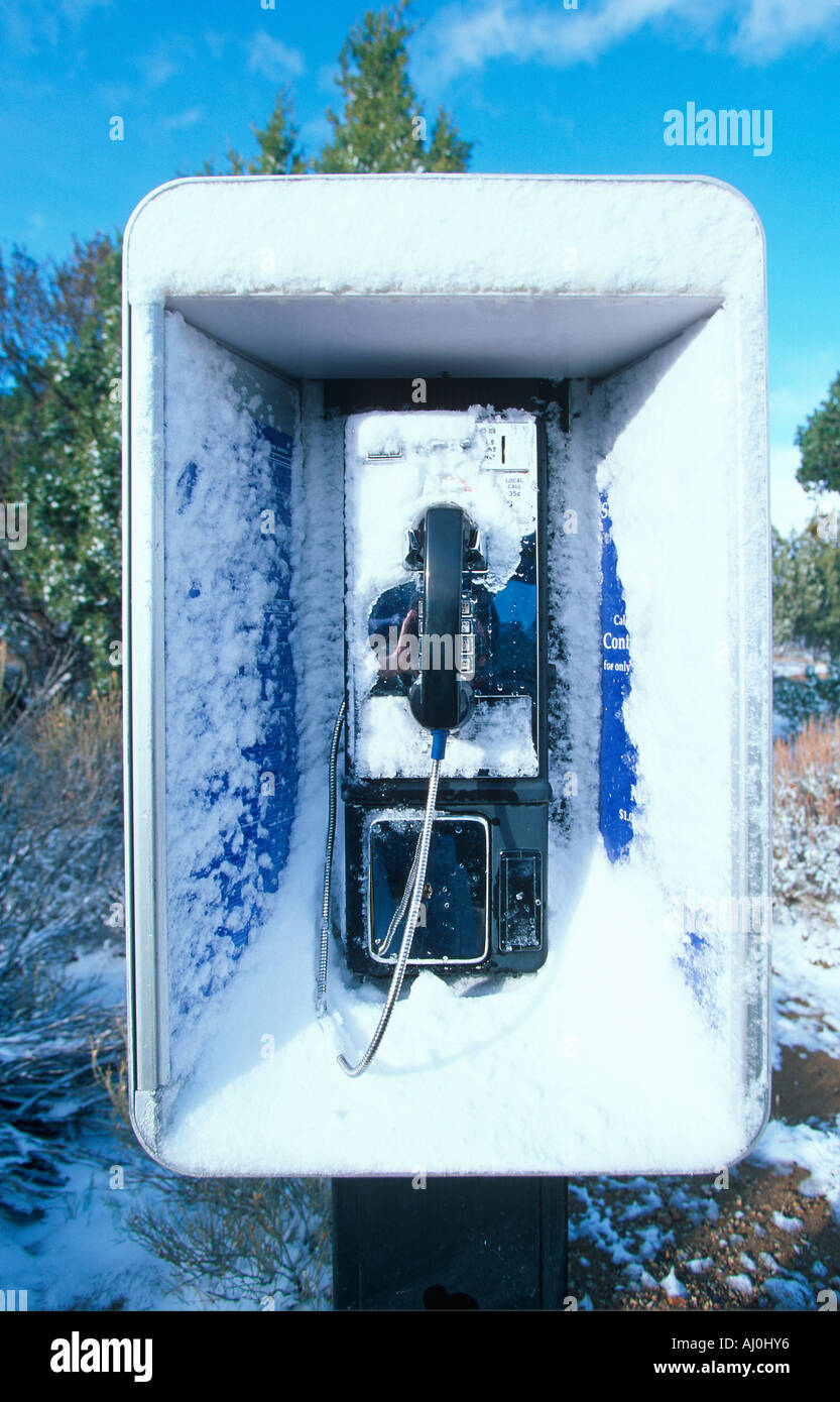 Pay phone and snow hi-res stock photography and images - Alamy