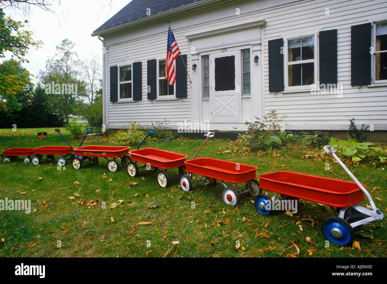Row of wagons hi-res stock photography and images - Alamy