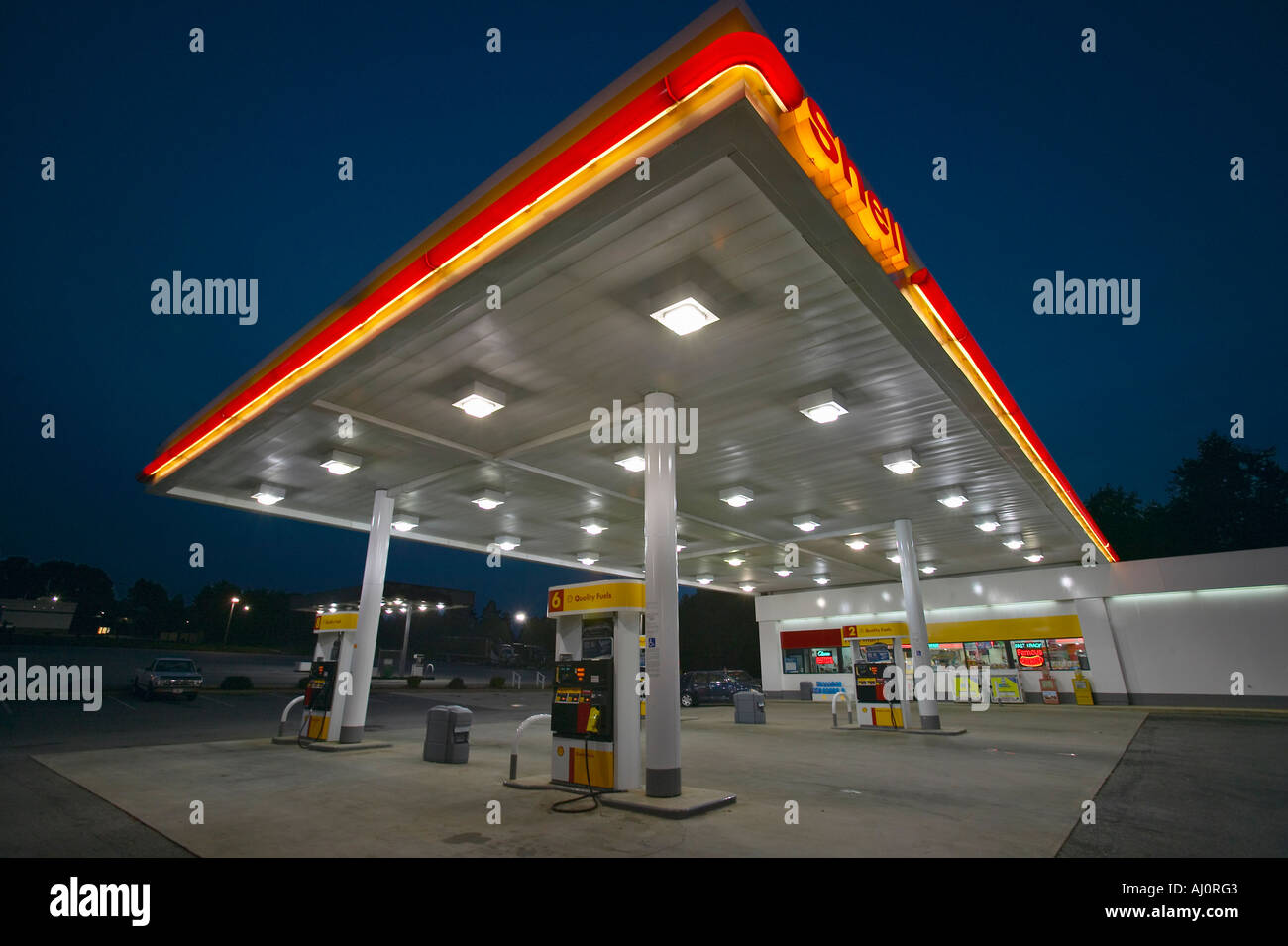 Shell gas station night car hi-res stock photography and images - Alamy