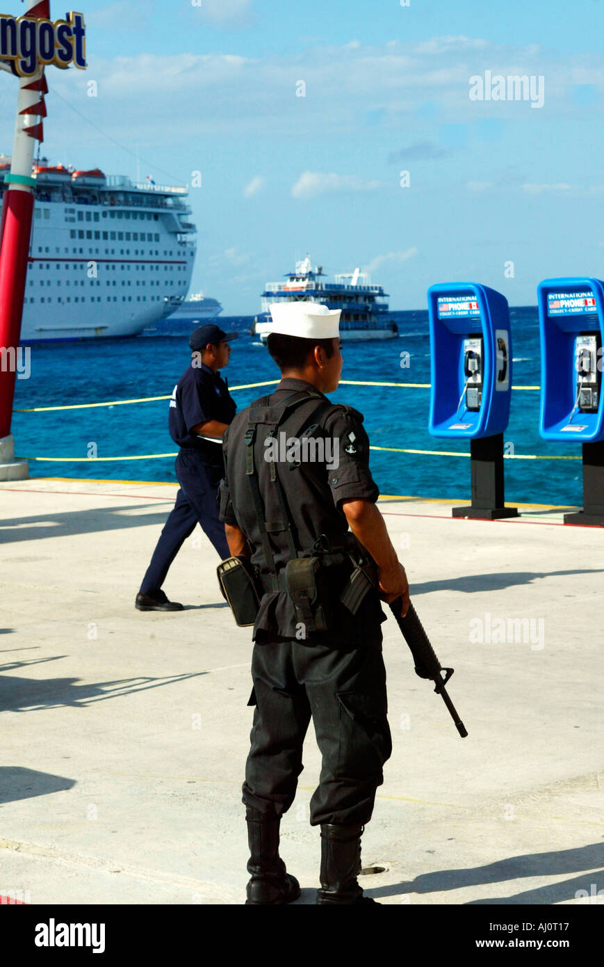 Mexican army uniform hi-res stock photography and images - Alamy