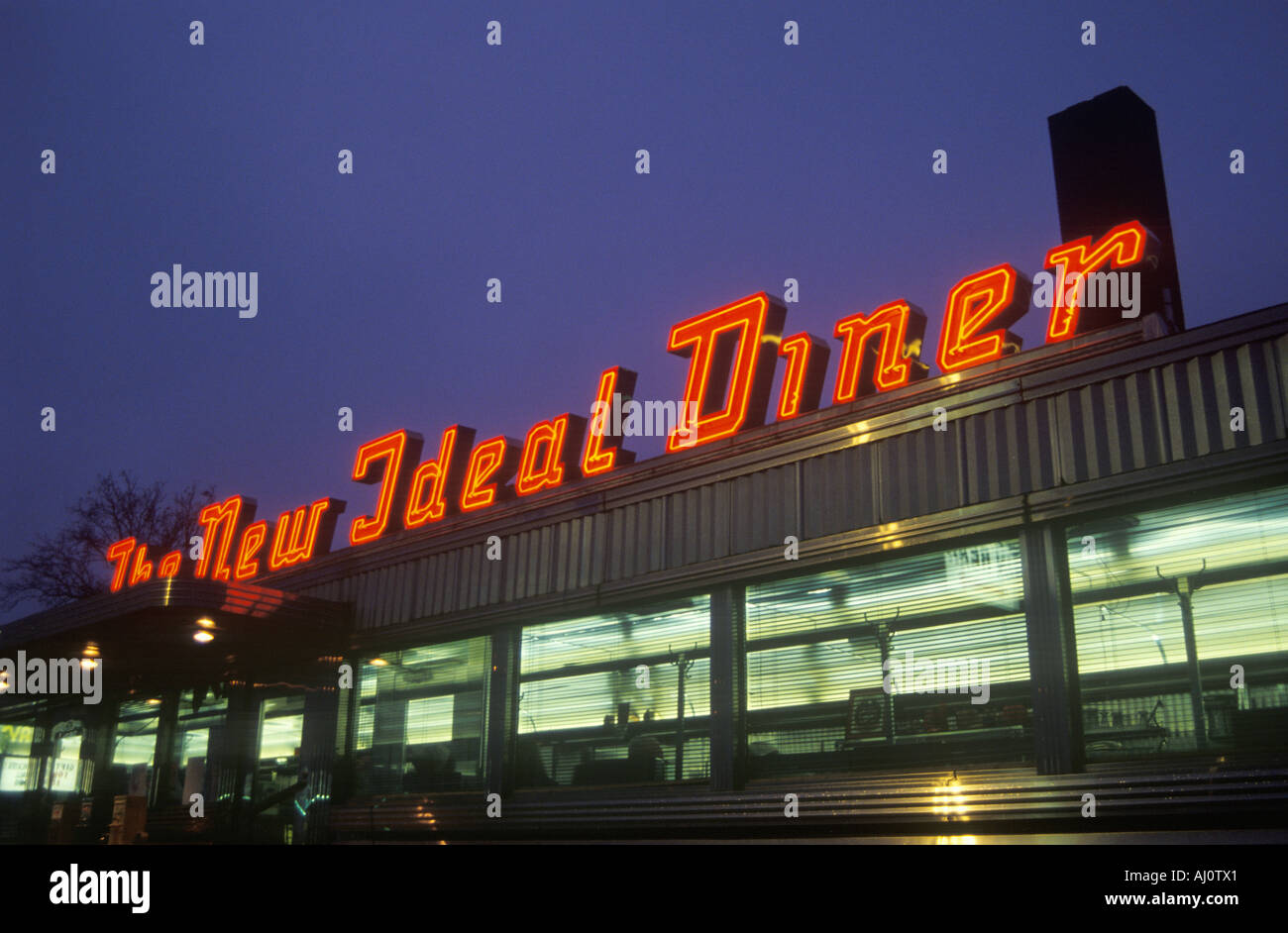 Roadside diner sign hi-res stock photography and images - Alamy