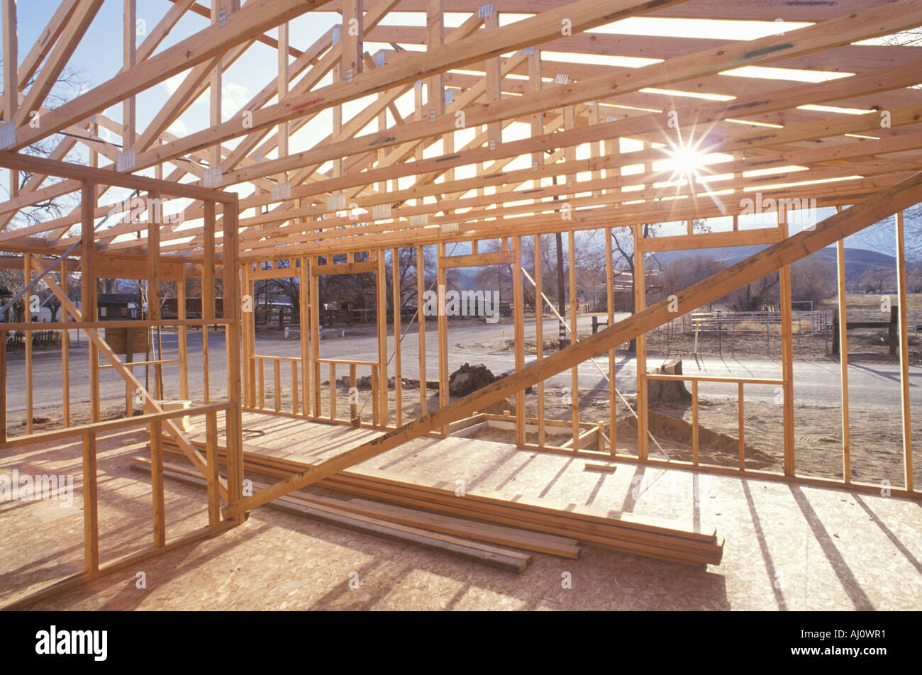 Under frame hi-res stock photography and images - Alamy