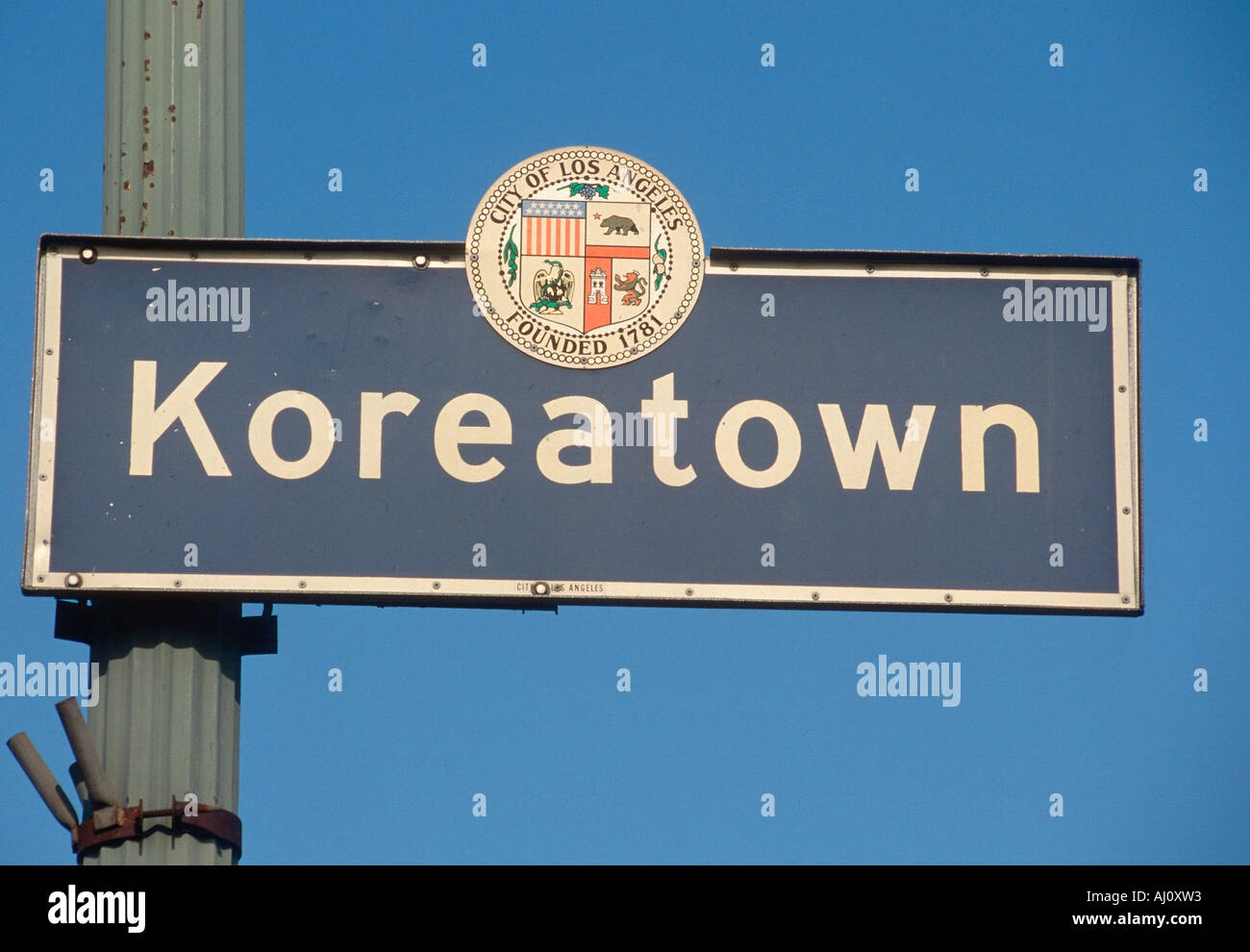 A city sign that says Koreatown Stock Photo - Alamy