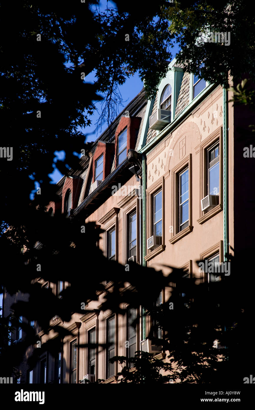 Brownstone new york front stoop hi-res stock photography and images - Alamy