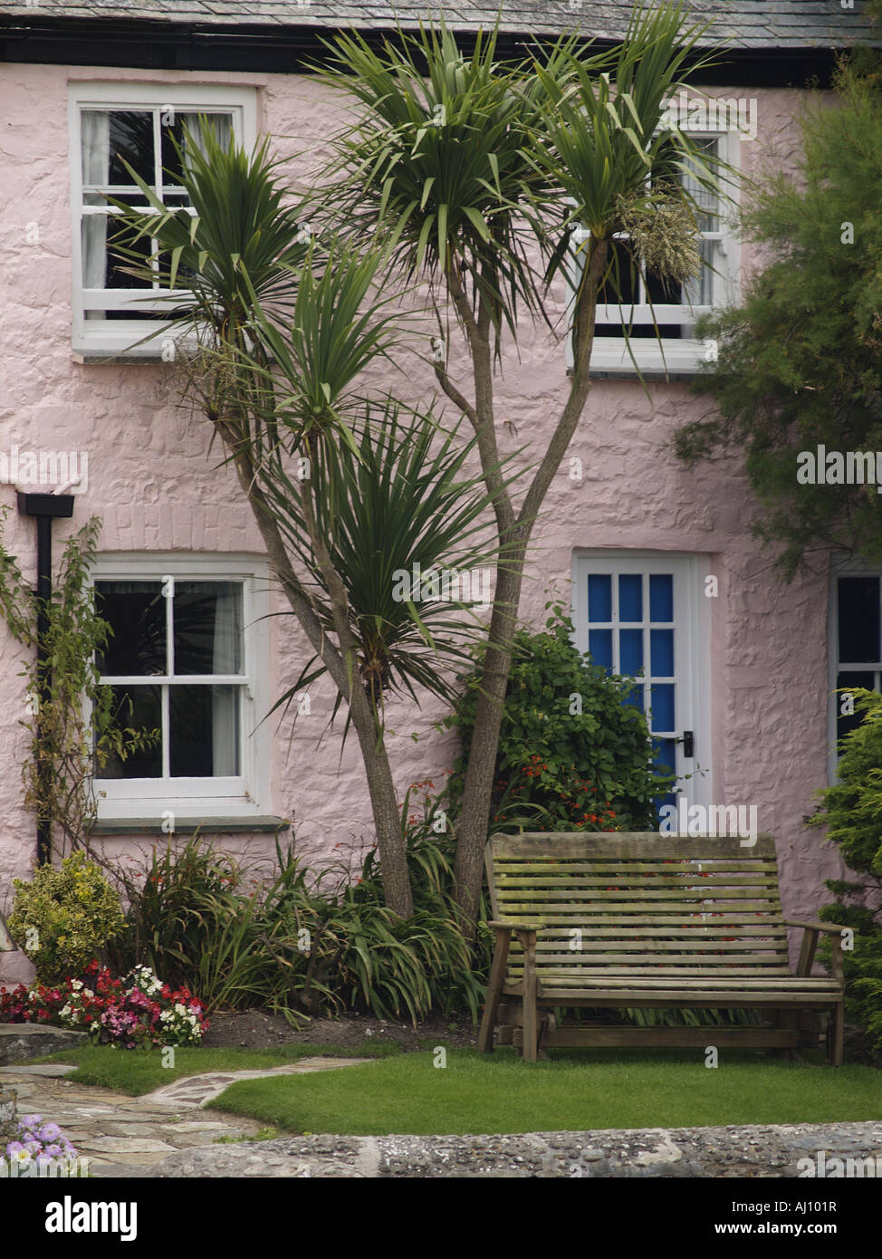 Efford cottage hi-res stock photography and images - Alamy