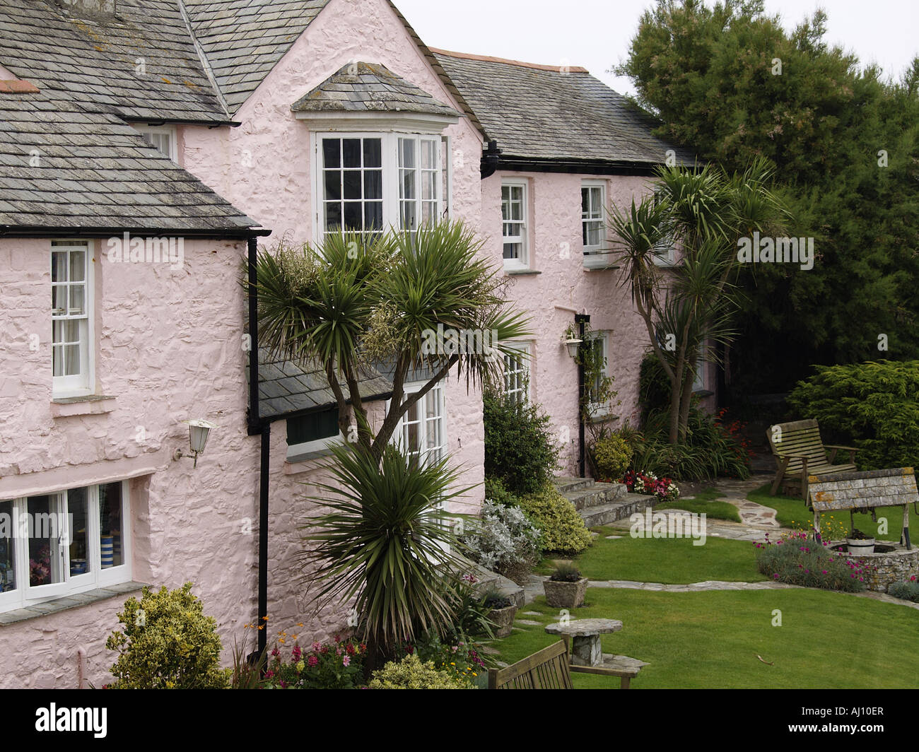 Efford cottage at summerleaze beach, Bude, Cornwall Stock Photo - Alamy