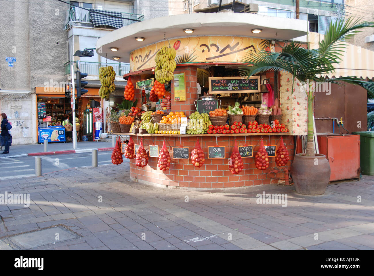 Israel Tel Aviv An outdoor fruit juice stall in David Ben Gurion ...