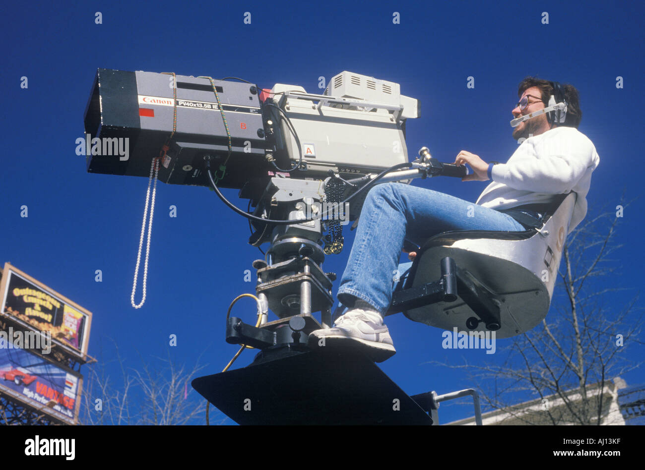 Camera Crew On A Hollywood Set CA Stock Photo Alamy camera-crew-on-a-hollywood-set-ca-stock-photo-alamy