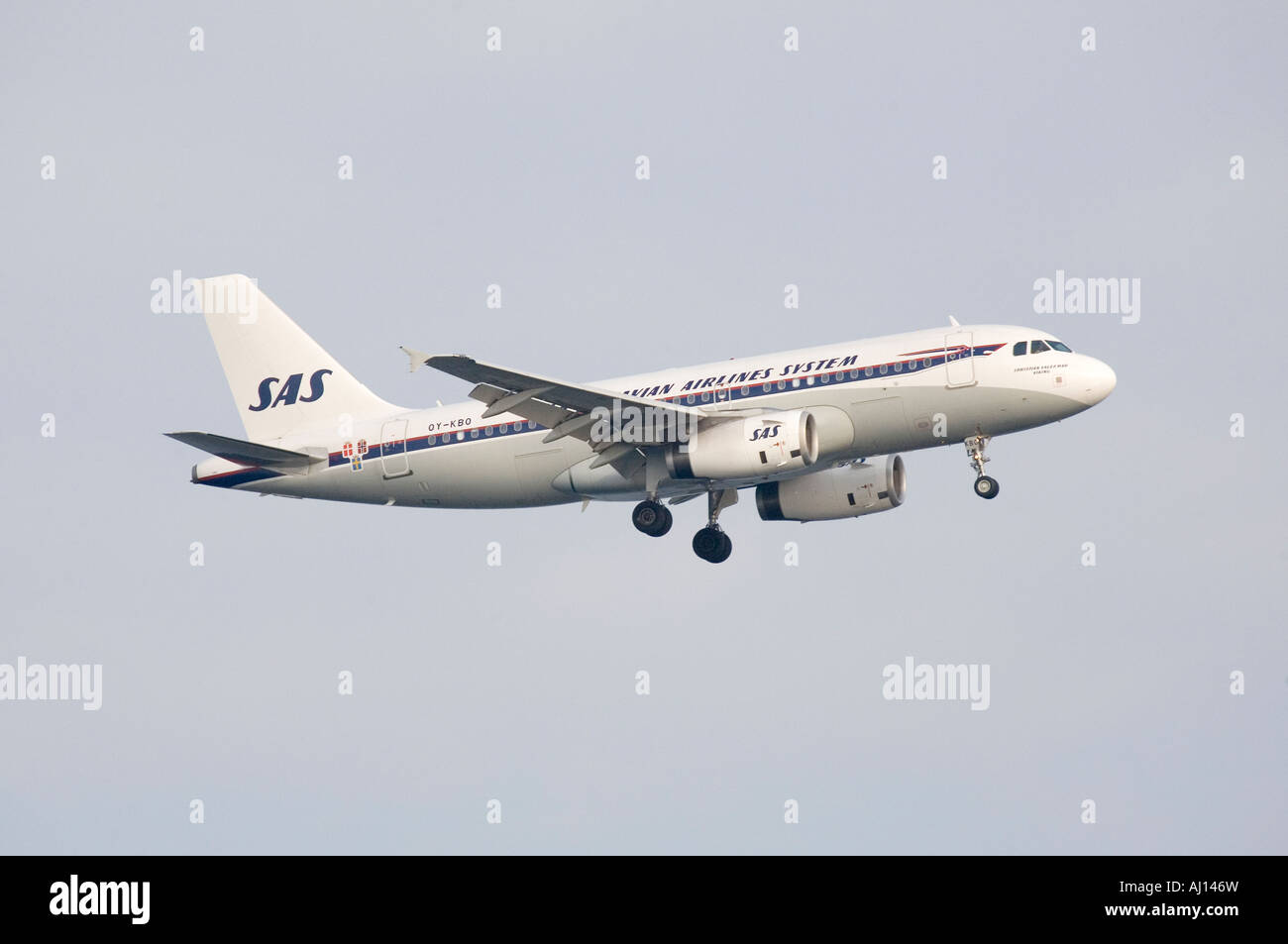 A SAS Airbus A319 in the company’s old livery Stock Photo - Alamy