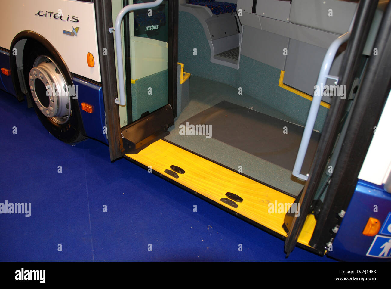 Side door bus hi-res stock photography and images - Alamy