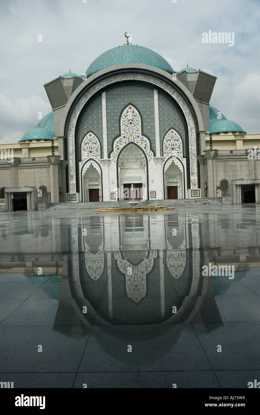 Muslim reflection hi-res stock photography and images - Alamy