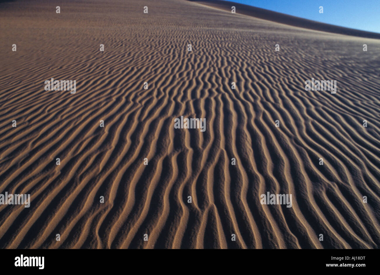 Sand dune patterns of Tadrart Acacus desert Libya Stock Photo - Alamy