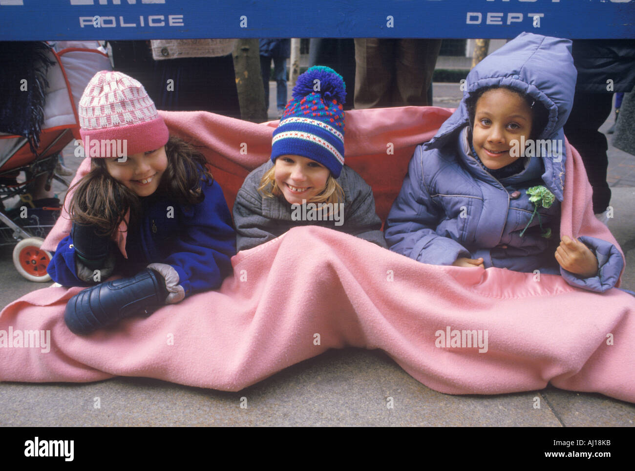 Staying warm blanket hi-res stock photography and images - Alamy