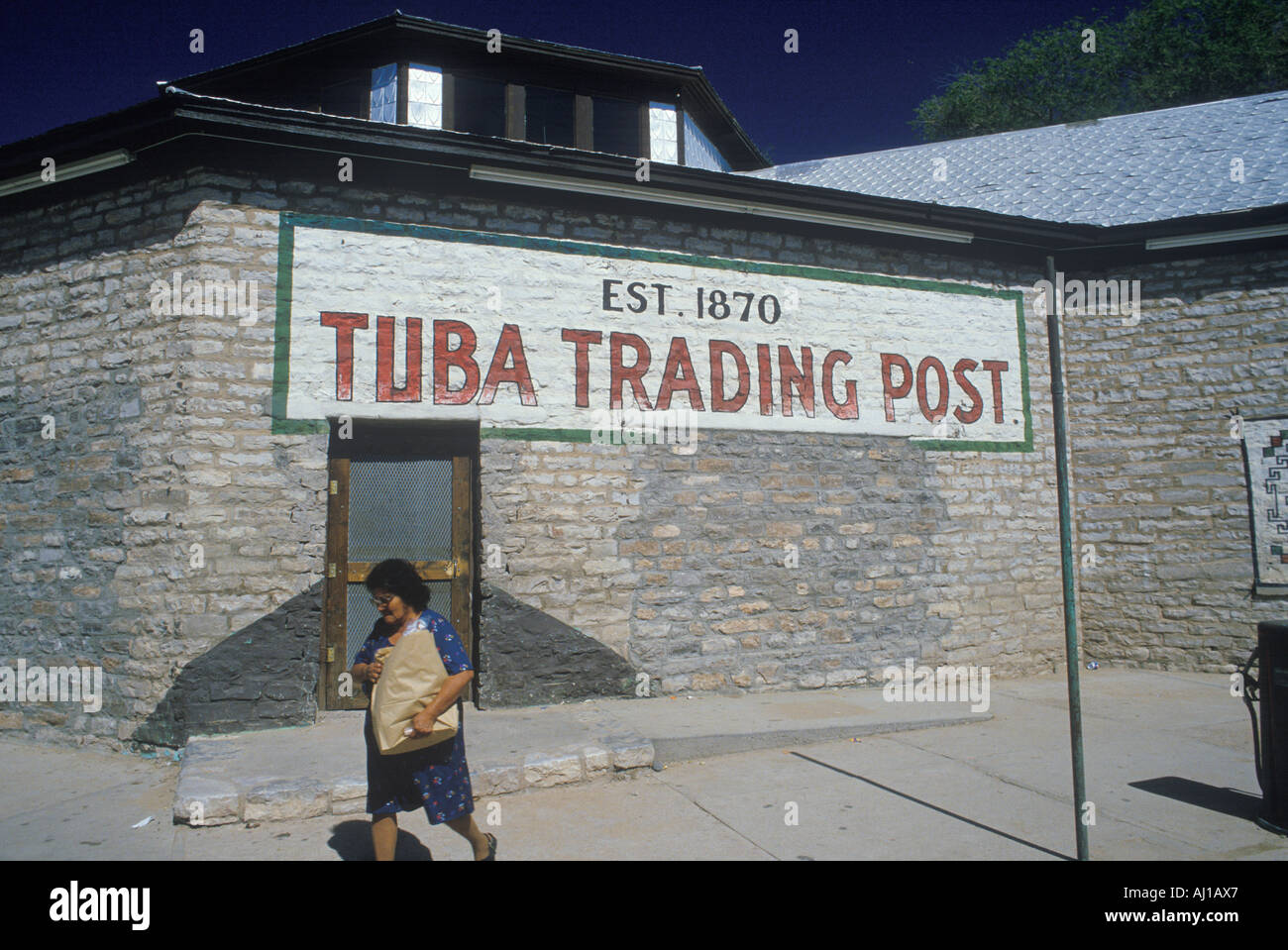 Trading with native americans hi-res stock photography and images - Alamy