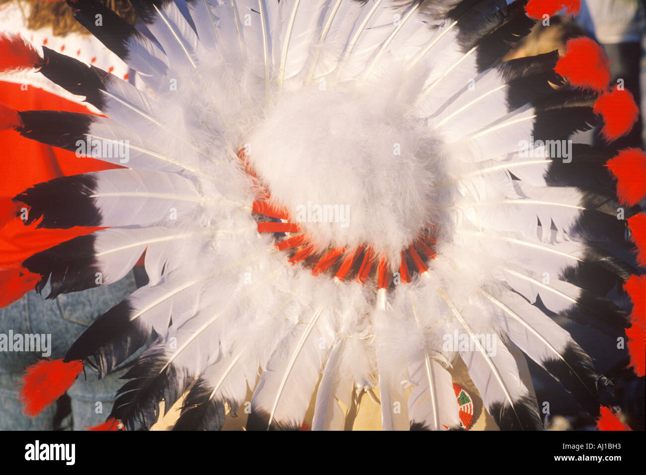 Native american headdress hi-res stock photography and images - Alamy