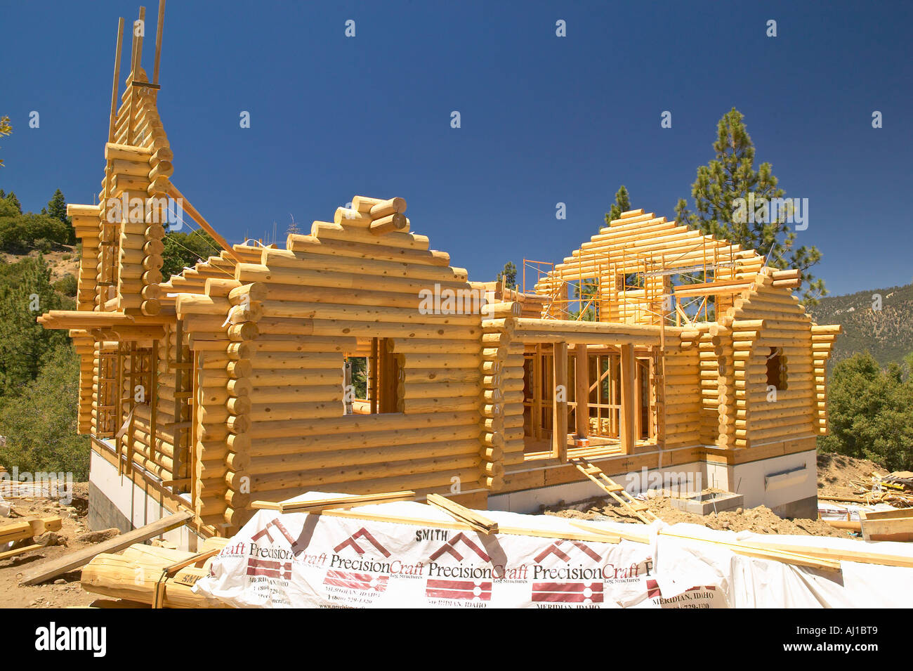 Log cabin construction hi-res stock photography and images - Alamy