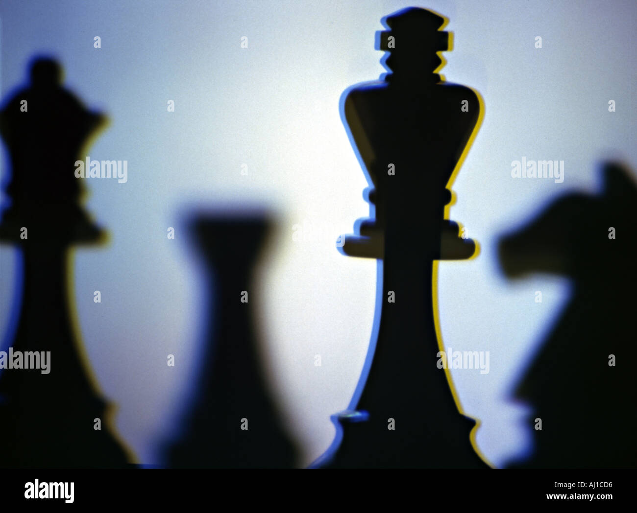 A king playing chess hi-res stock photography and images - Alamy