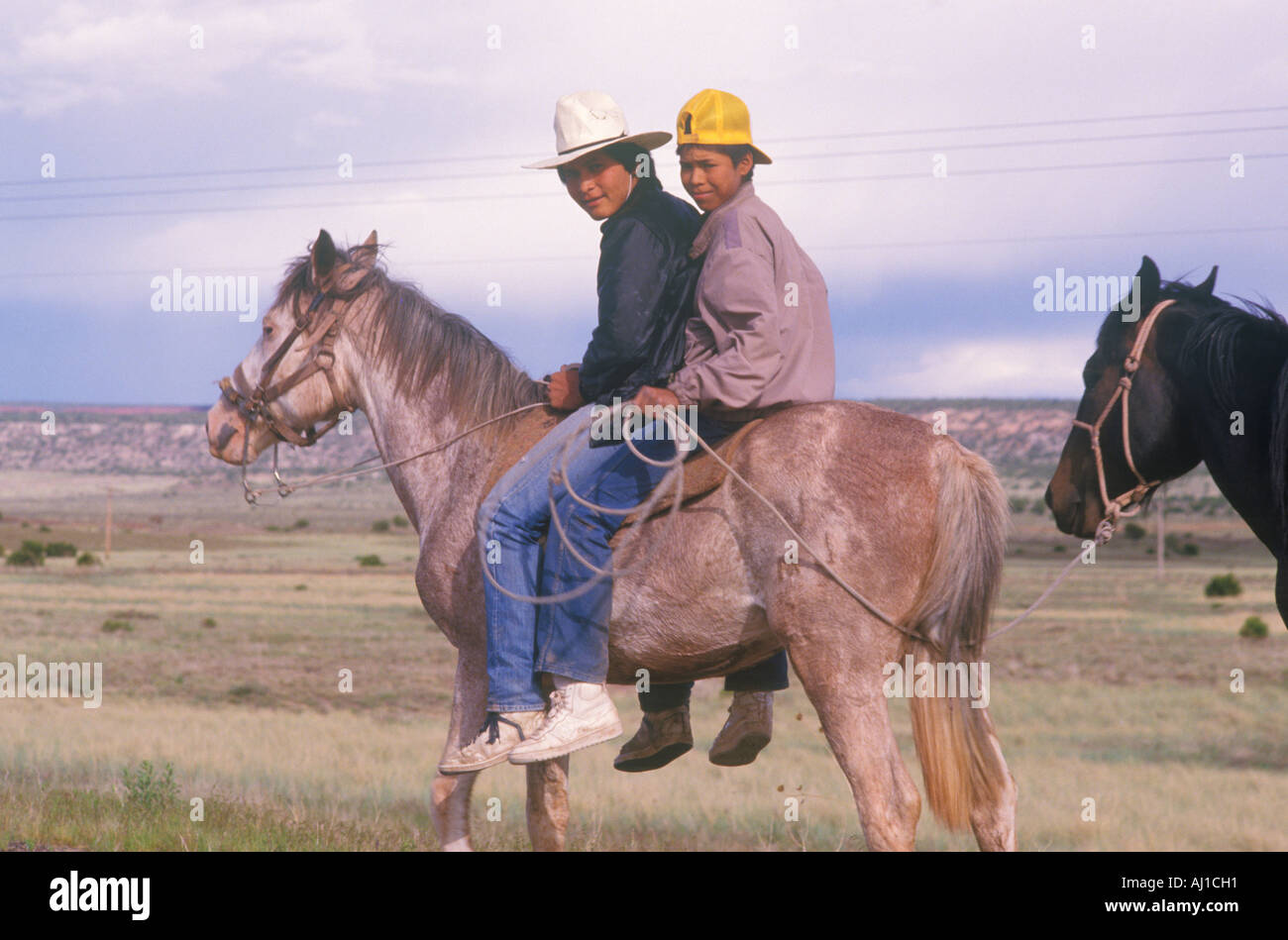 Native americans on horses hi-res stock photography and images - Alamy