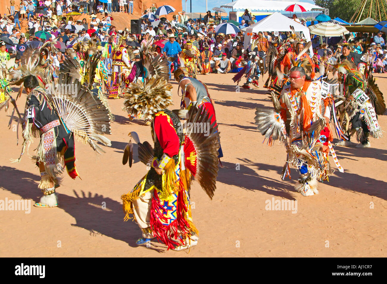 Native Americans in full regalia dancing at Pow wow Stock Photo - Alamy