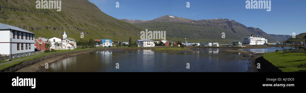 Norrona ferry hi-res stock photography and images - Alamy