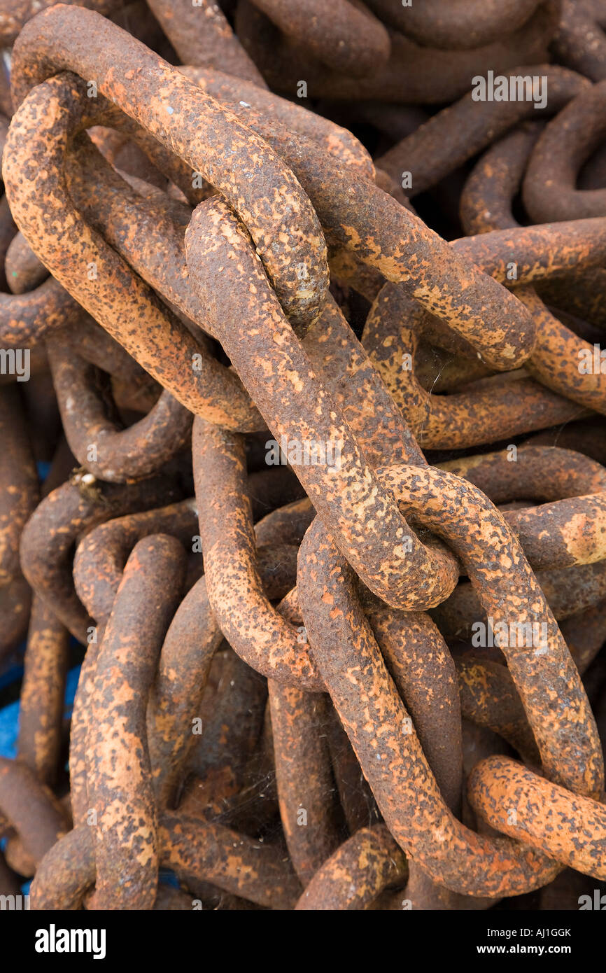 Large chain link hi-res stock photography and images - Alamy