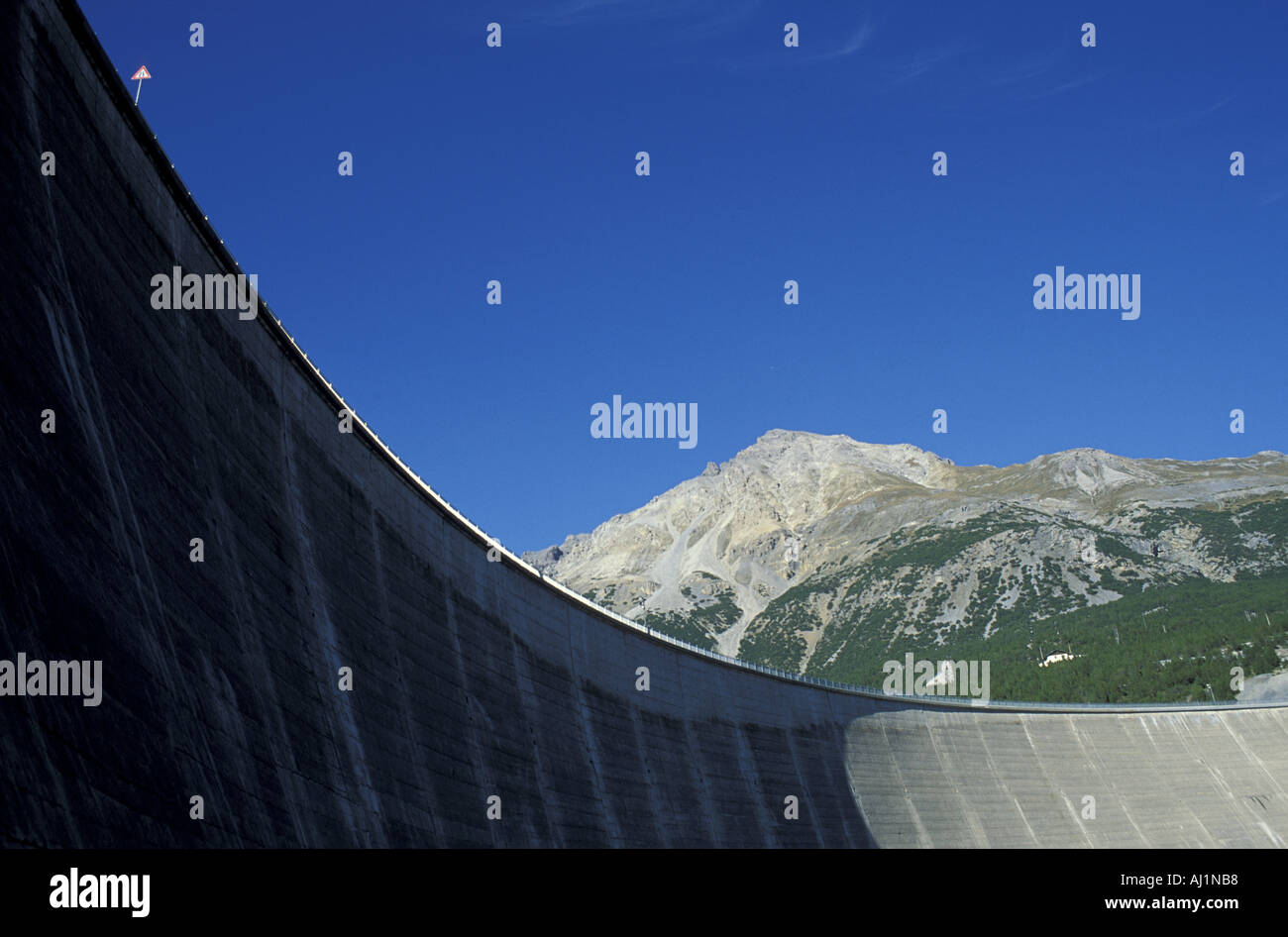 Dam of cancano hi-res stock photography and images - Alamy