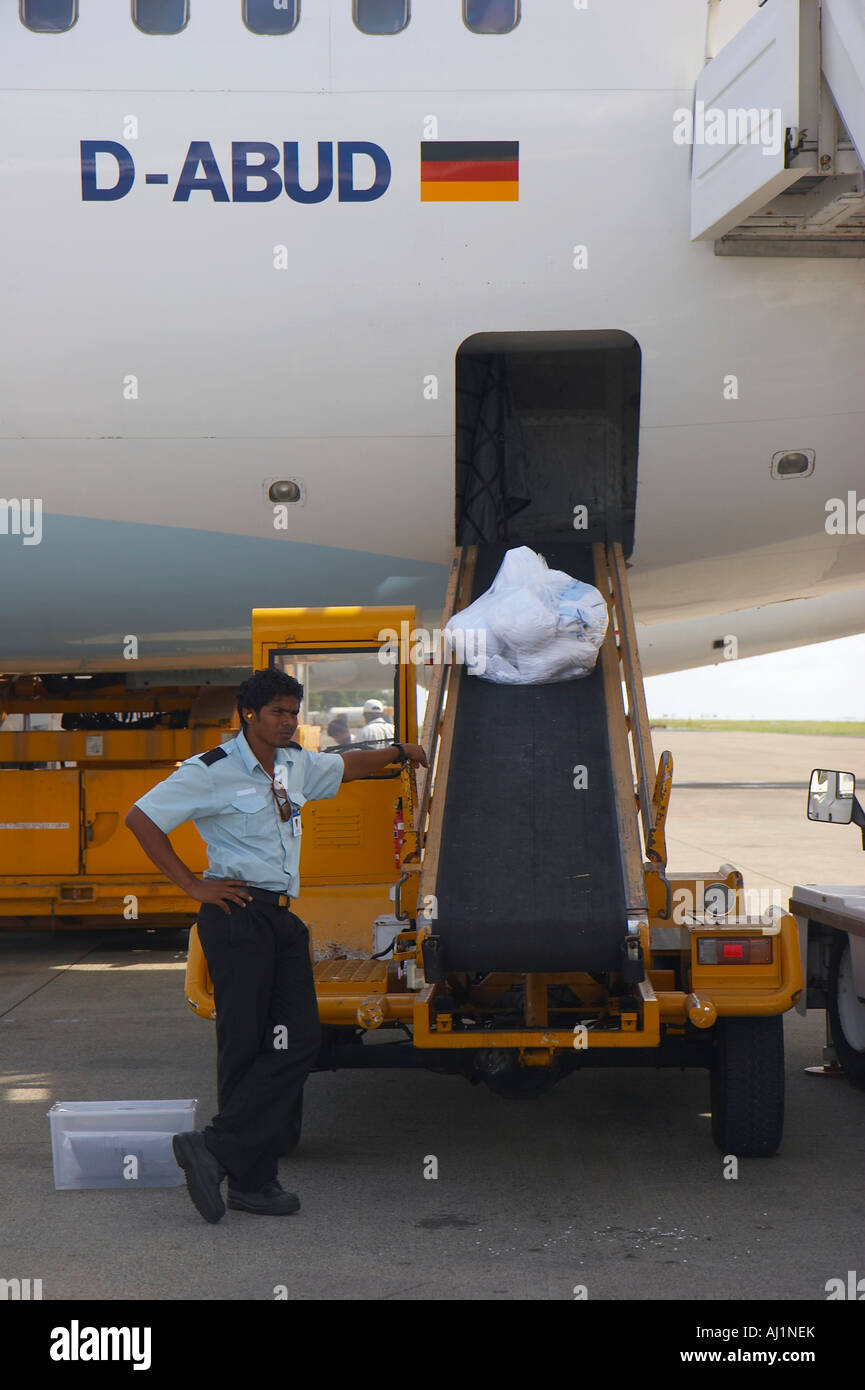 loading of an airplane Stock Photo - Alamy