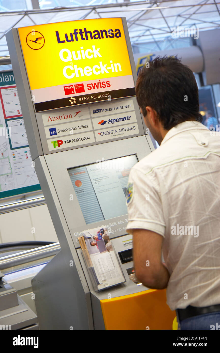 Lufthansa Quick Check In Stock Photo - Alamy