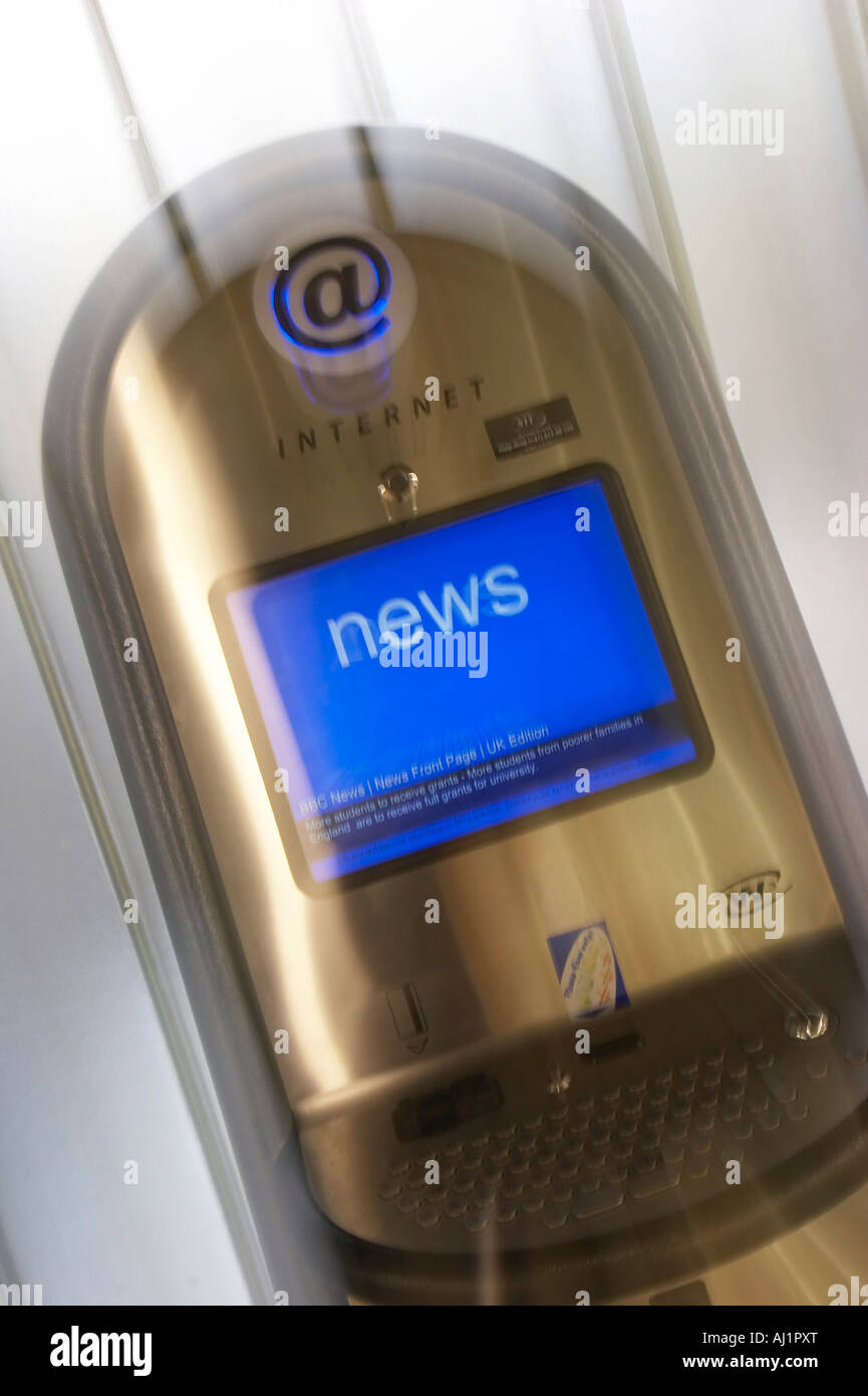 internet terminal at the airport / news Stock Photo - Alamy