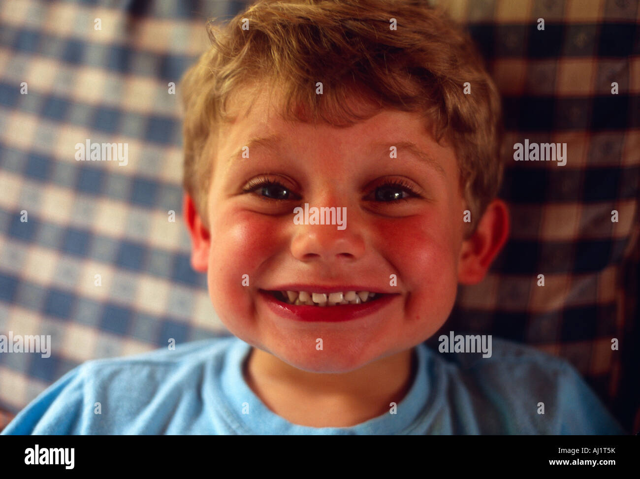 young boy smiling teeth Stock Photo - Alamy