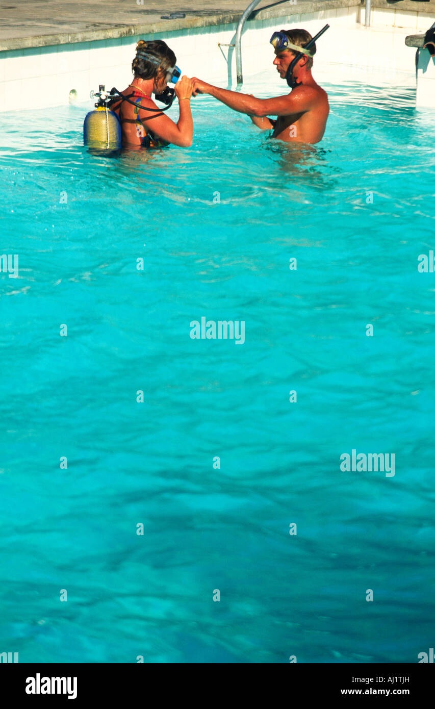 learning to scuba dive Stock Photo - Alamy