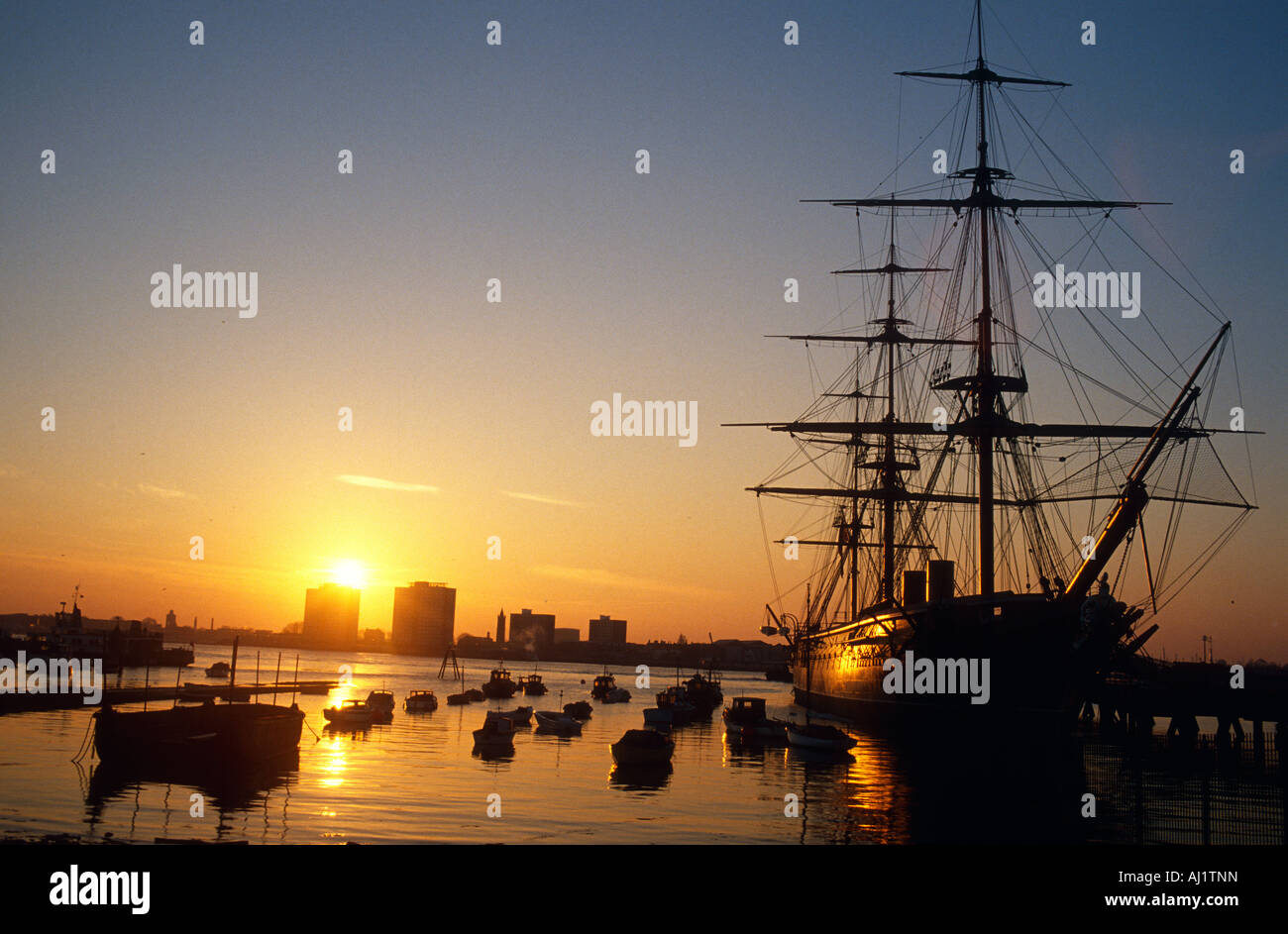 ship rigging sunset HMS Victory Portsmouth Stock Photo - Alamy