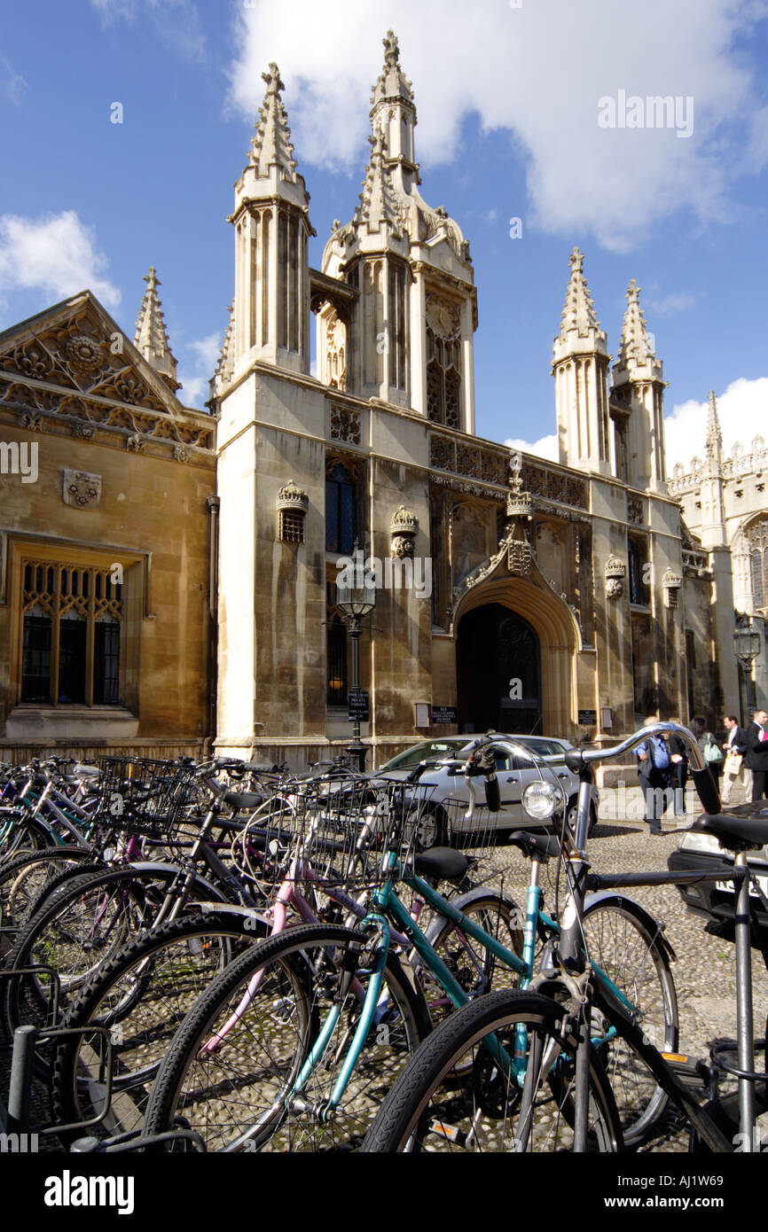 Kings college cambridge entrance gate hi-res stock photography and ...