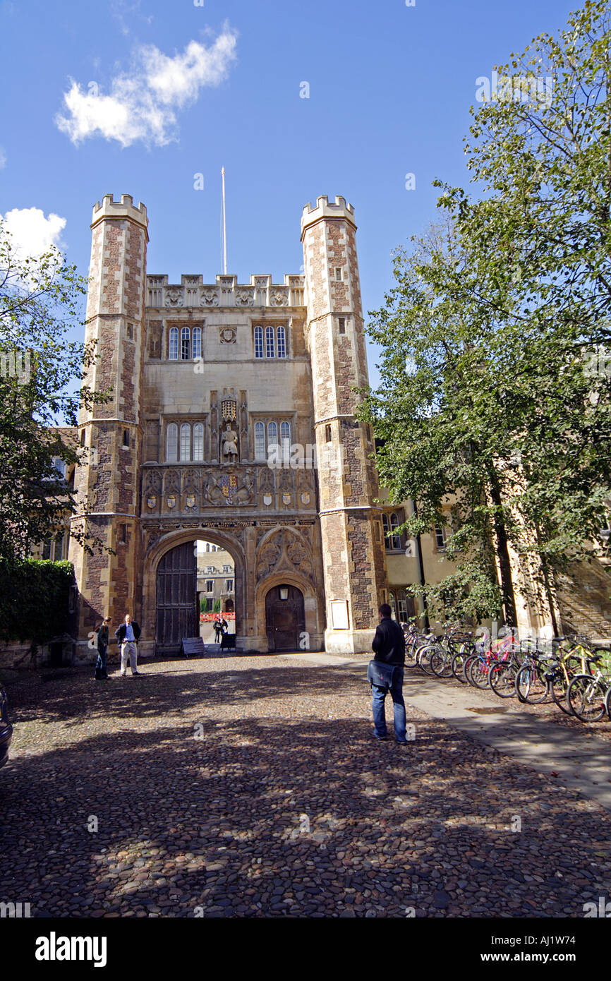 Trinity College Great Gate on Trinity Street built between 1518 and ...