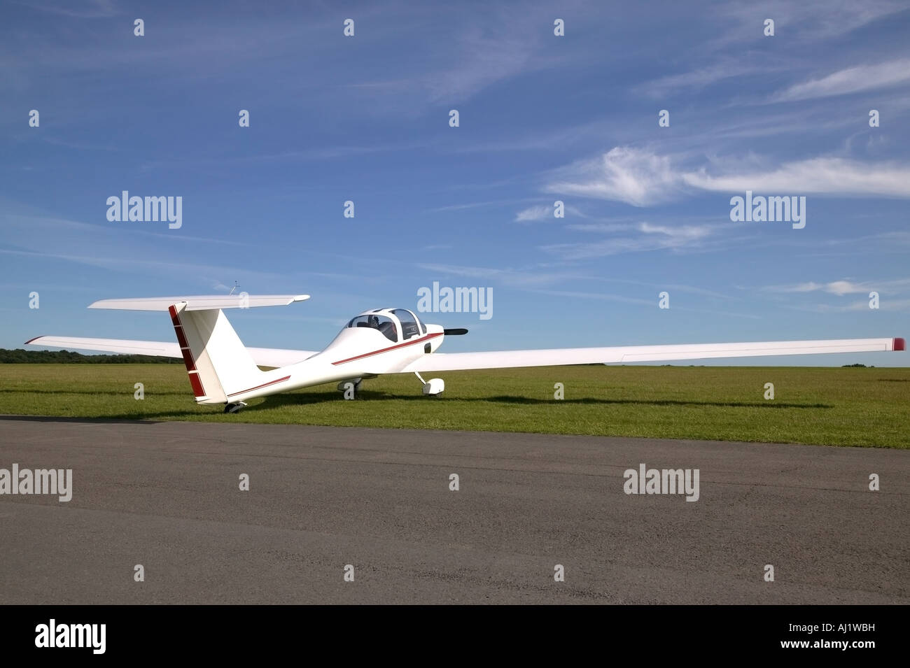 Runway and aircraft hi-res stock photography and images - Alamy