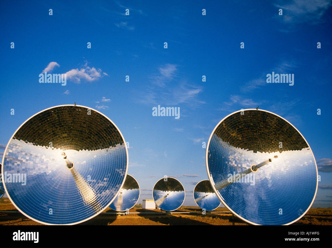 Solar dishes hi-res stock photography and images - Alamy