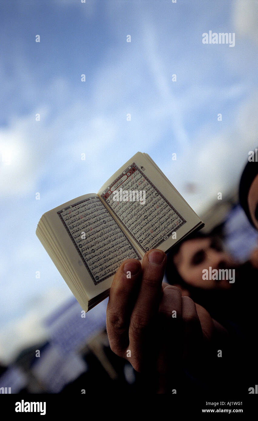 Small quran hi-res stock photography and images - Alamy