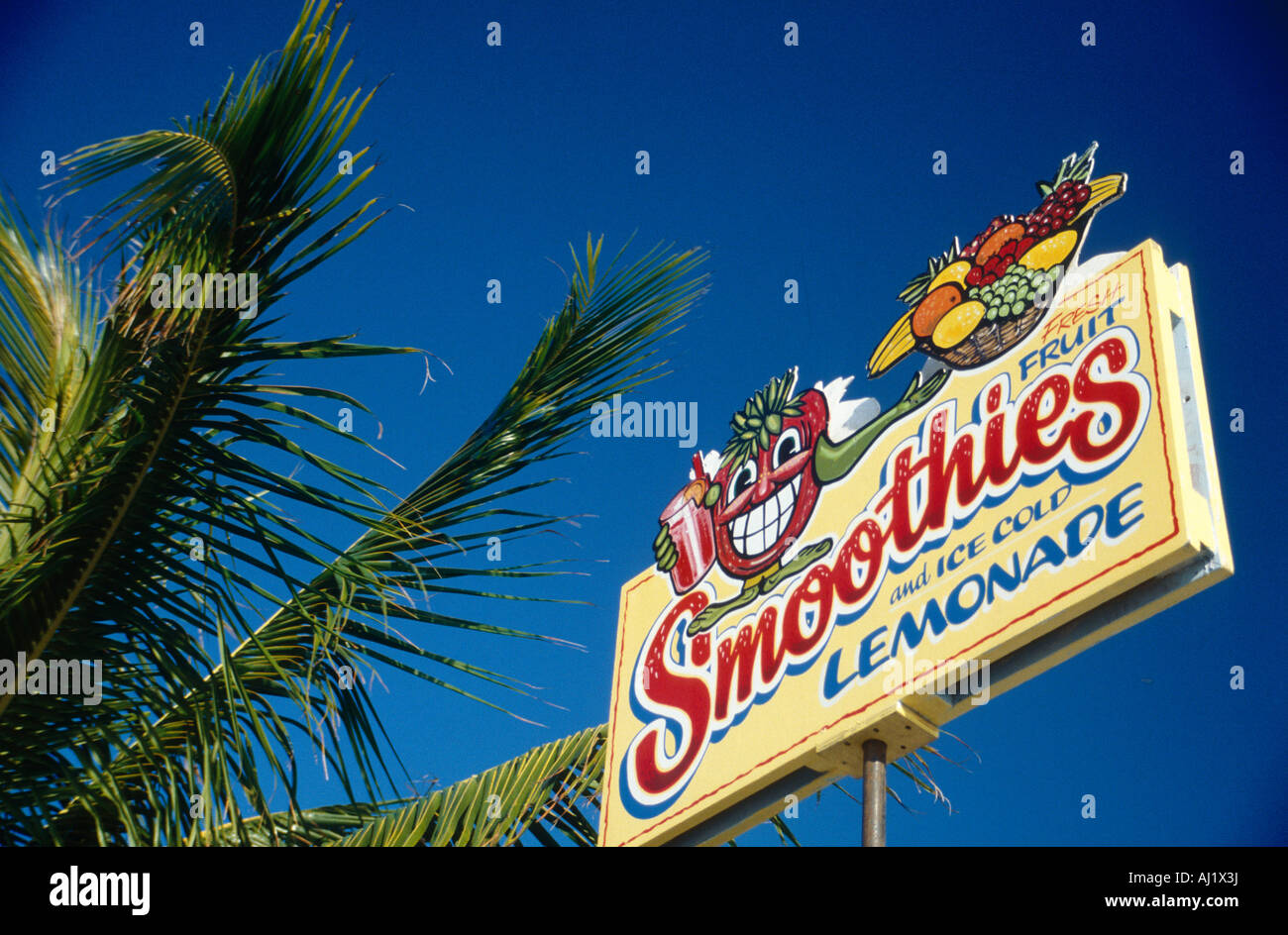 Smoothies sign hi-res stock photography and images - Alamy