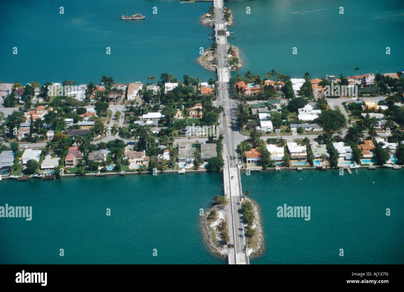 aerial view miami waterside homes Stock Photo - Alamy