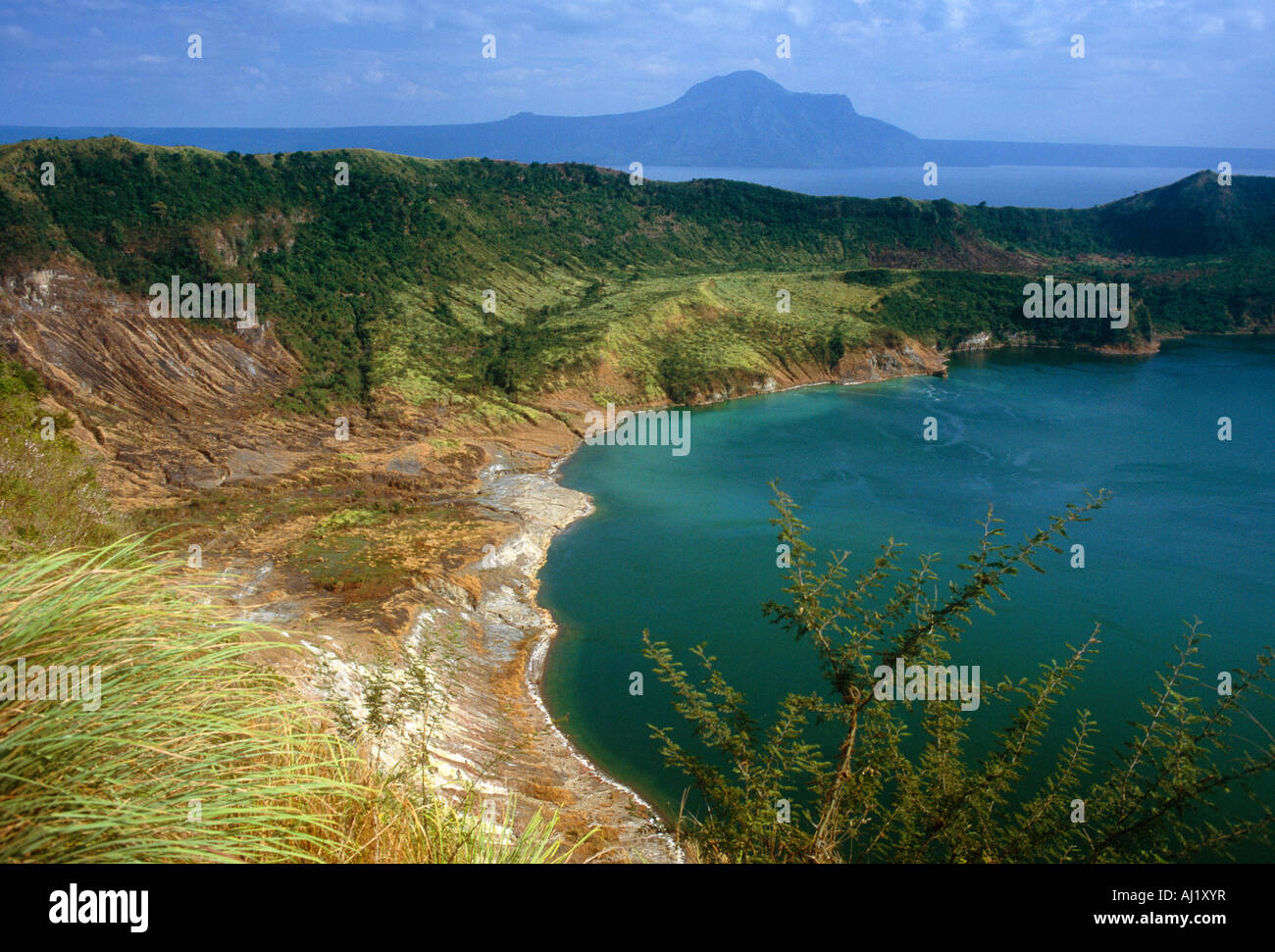 Volcano mouth lake hi-res stock photography and images - Alamy