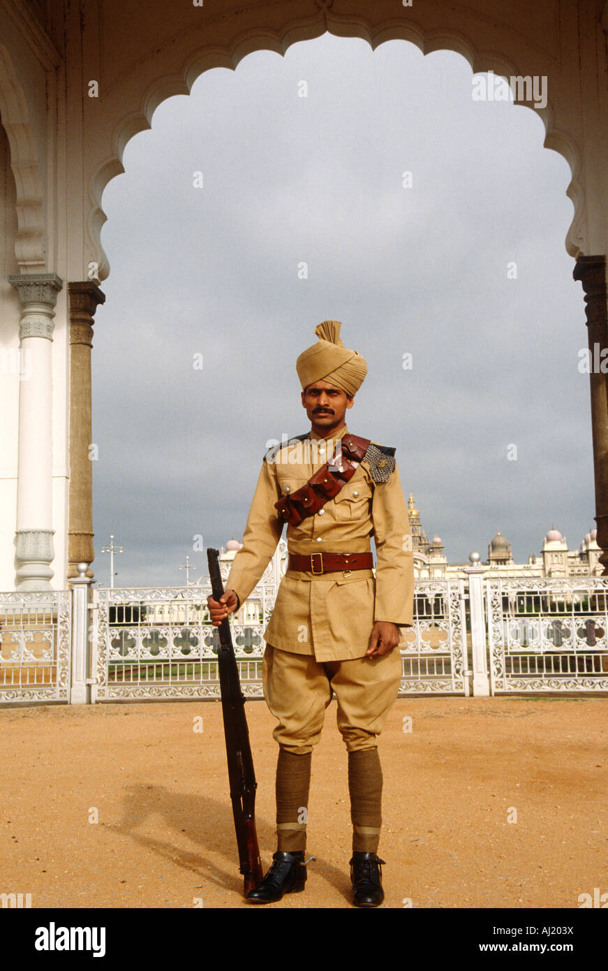 India uniform hi-res stock photography and images - Alamy