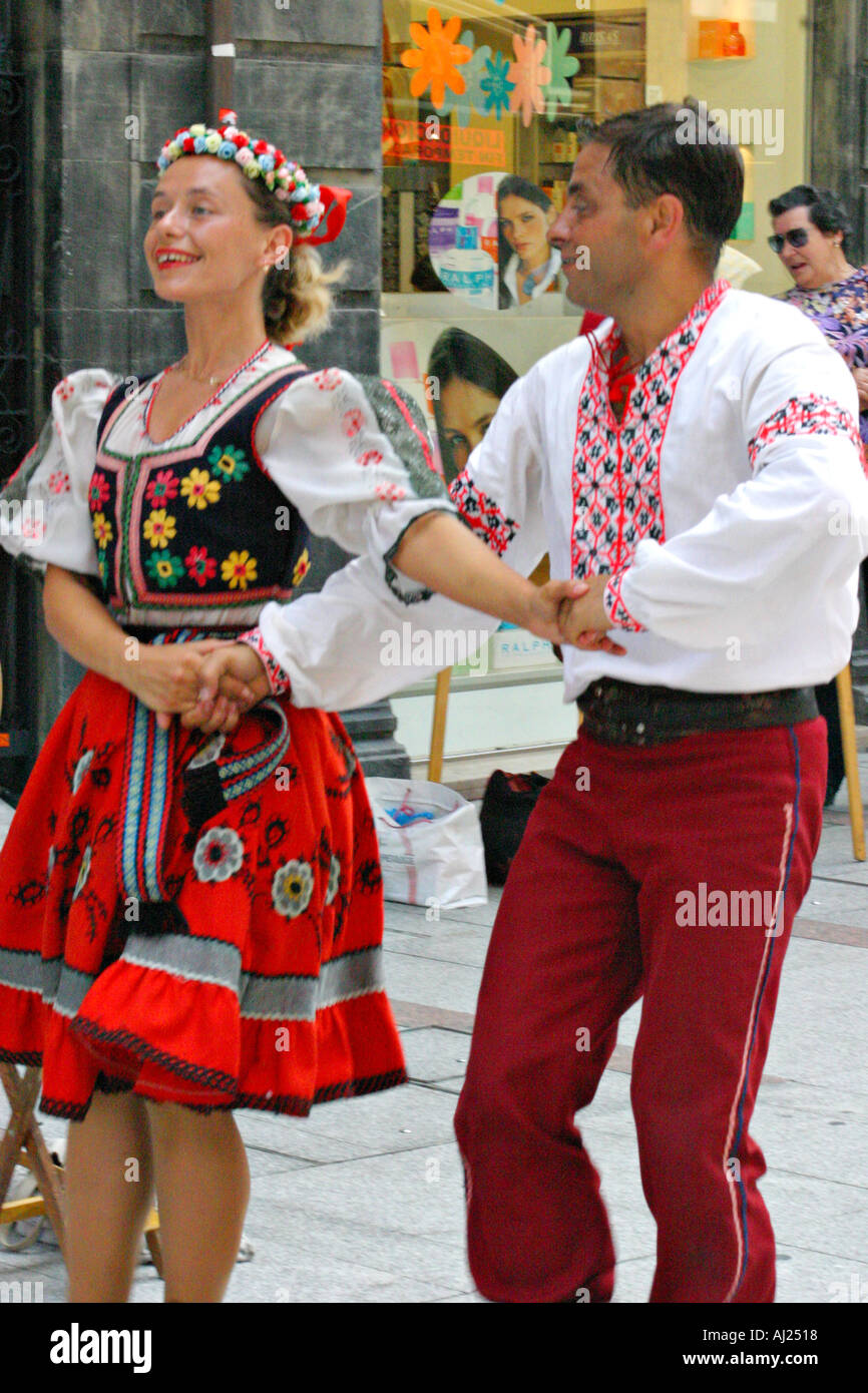 Russian couple dancing hi-res stock photography and images - Alamy