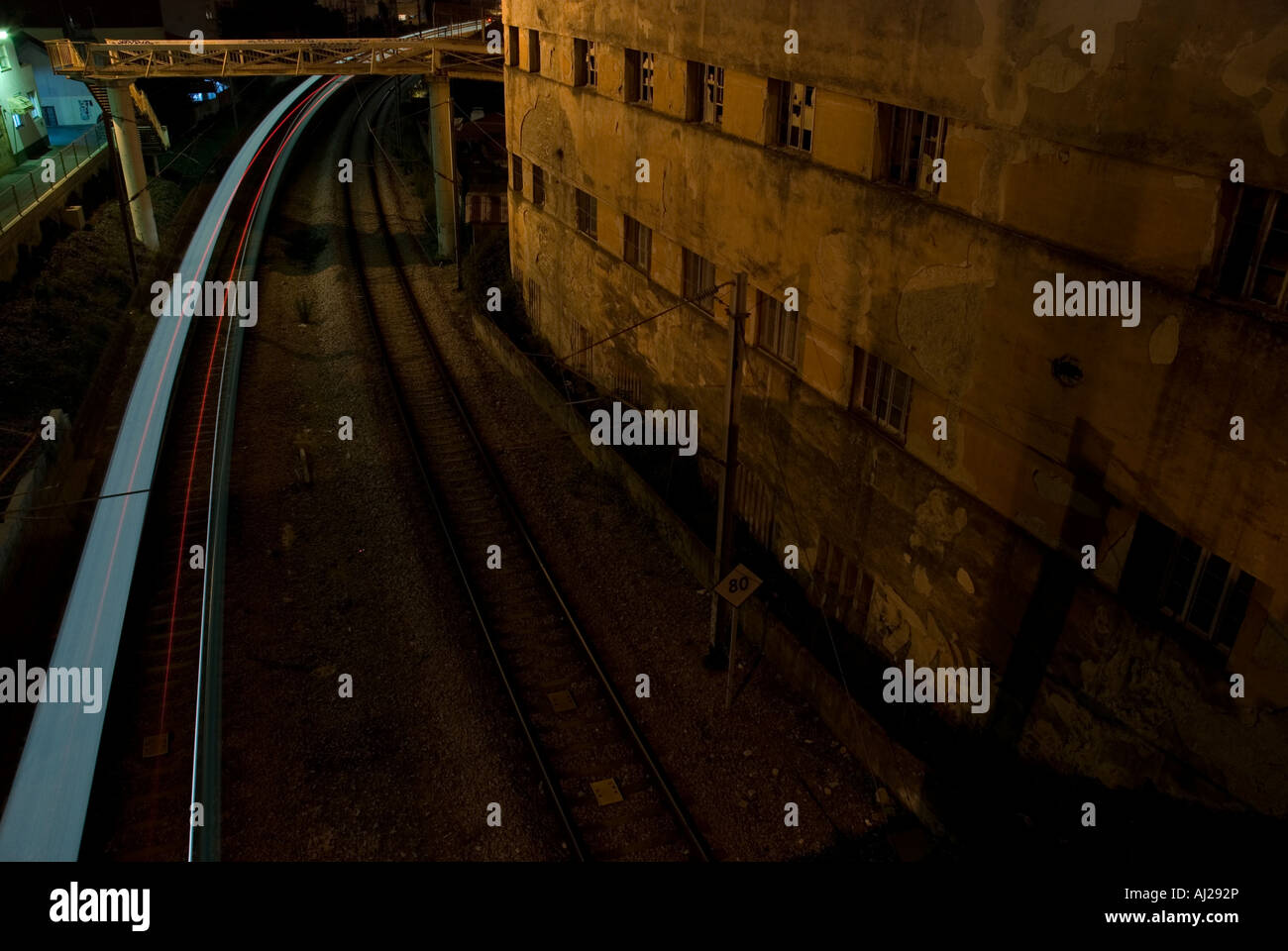 Train leaving a tunnel hi-res stock photography and images - Alamy